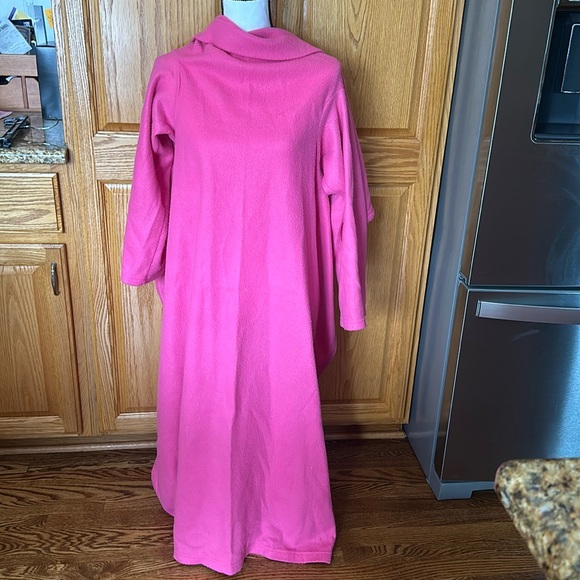 snuggie | Bedding | Snuggie | Poshmark